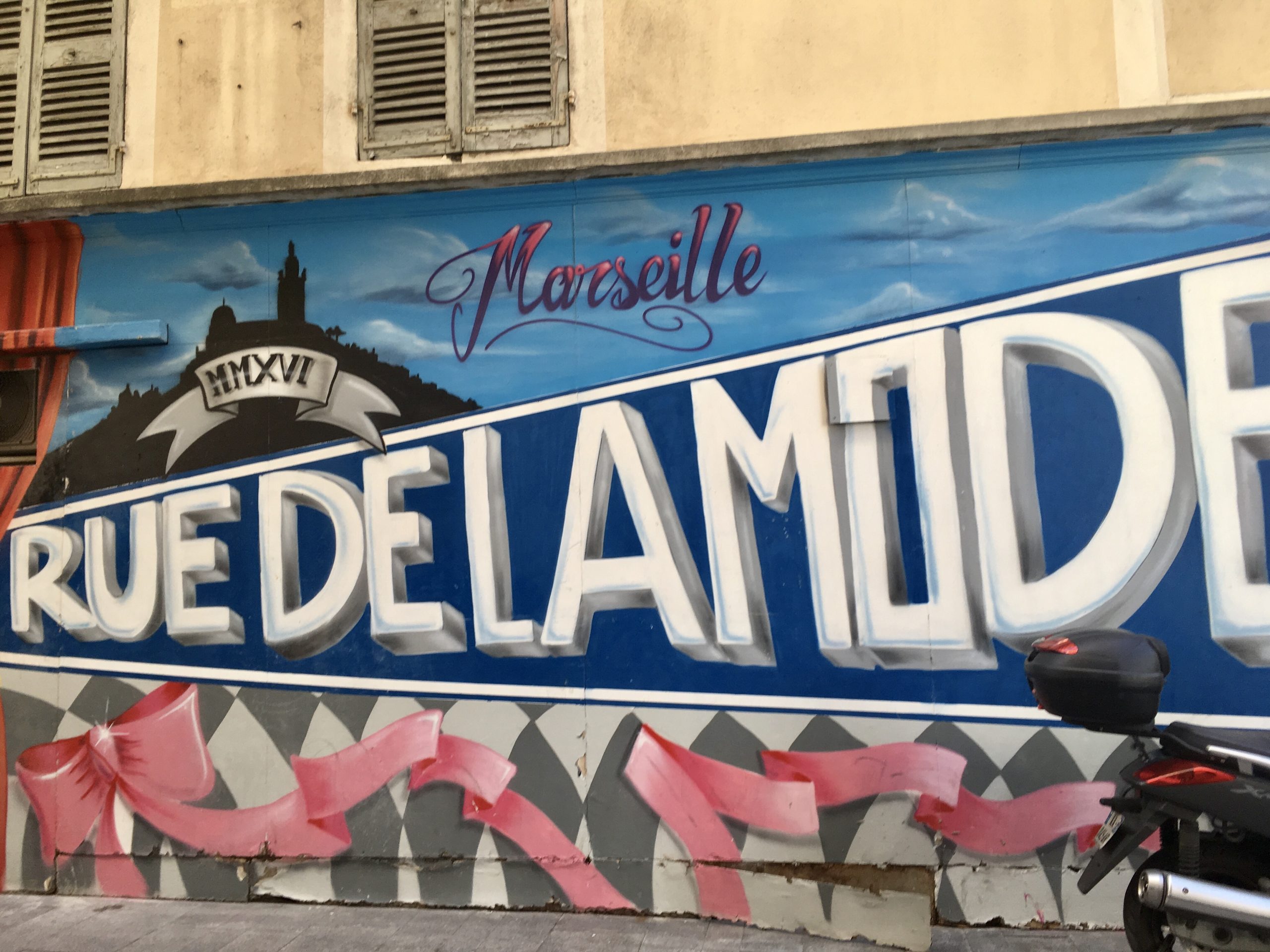 Manic Moment in Marseilles - A Dynamic Life